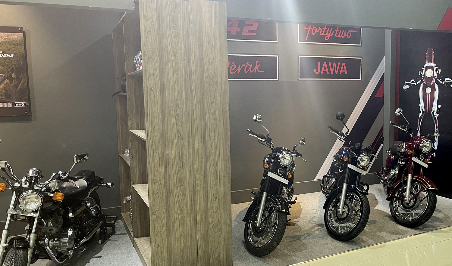 Motorrock trưng bày đa dạng sản phẩm moto Honda, hàng nhập khẩu chính ...