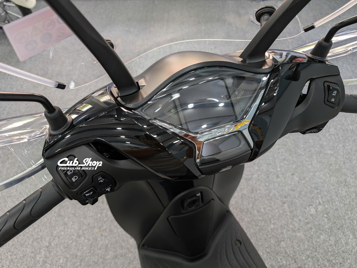 Bộ sưu tập hình ảnh xe Honda Sh150i Sport 2025 màu đen bùng nổ tại Việt Nam