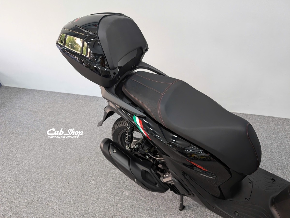 Bộ sưu tập hình ảnh xe Honda Sh150i Sport 2025 màu đen bùng nổ tại Việt Nam